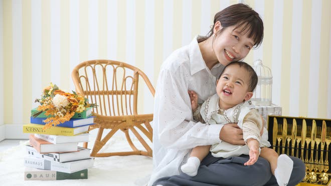 四谷3丁目駅徒歩3分/今月はクリスマス🎅🎄/自然光×白の空間/極みの黒/機材全て無料/13種の撮影シーン/都会の中の非日常の写真10