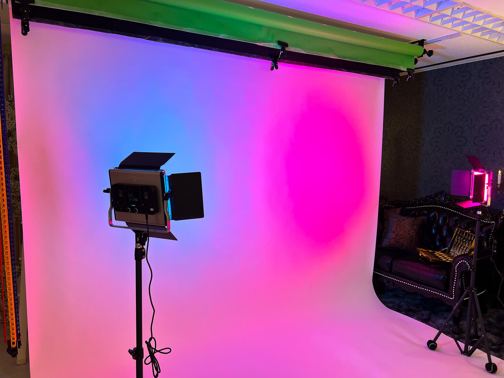 四谷３丁目駅徒歩３分/今月はクリスマス🎅🎄/自然光×白の空間/極みの黒/機材全て無料/13種の撮影シーン/都会の中の非日常の写真21