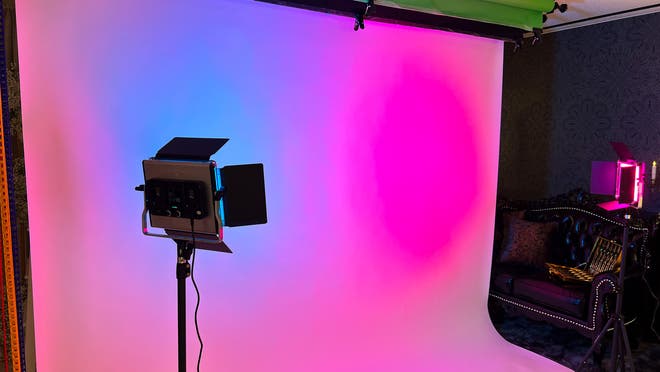 四谷3丁目駅徒歩3分/今月はクリスマス🎅🎄/自然光×白の空間/極みの黒/機材全て無料/13種の撮影シーン/都会の中の非日常の写真21