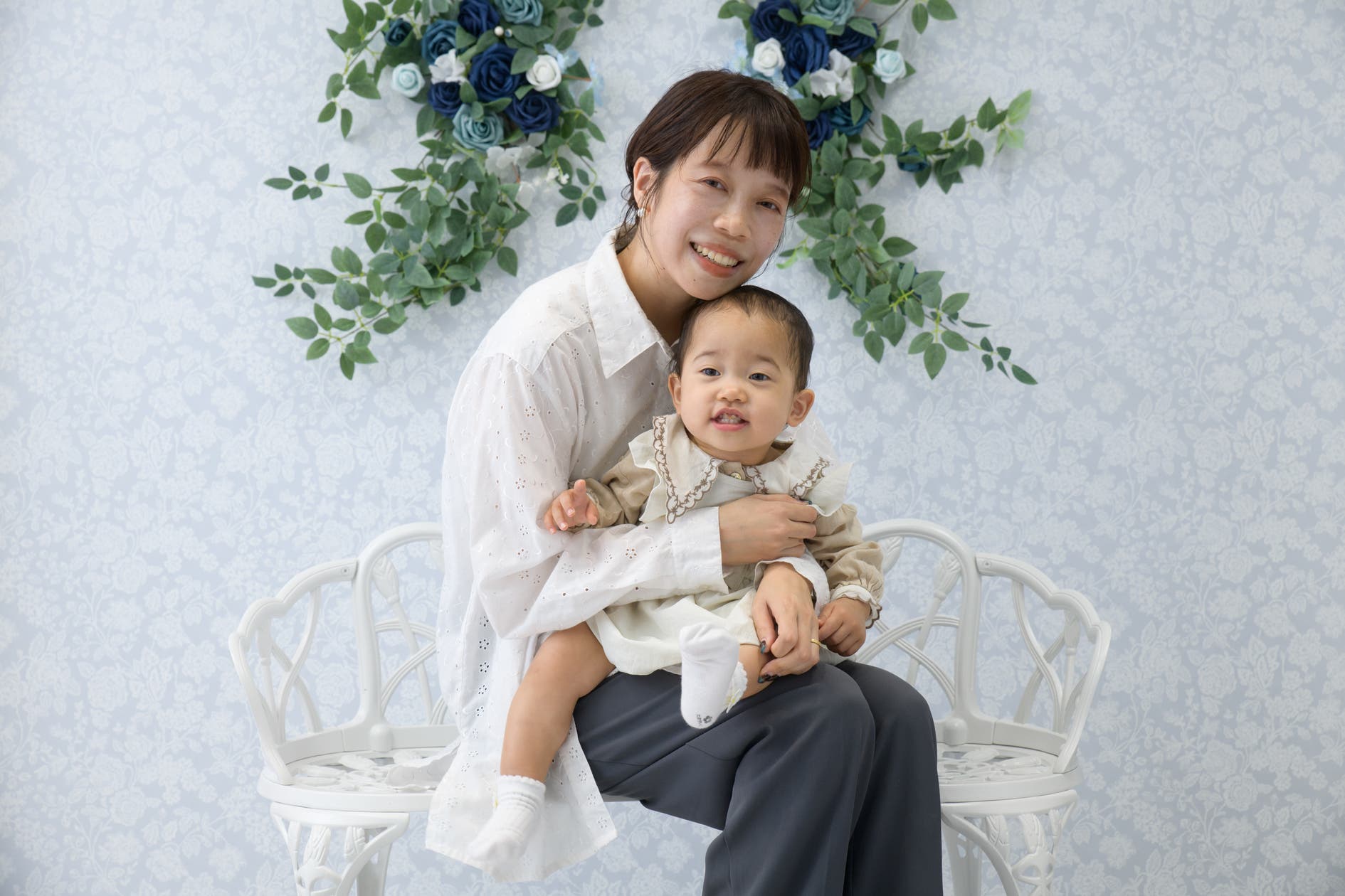 四谷３丁目駅徒歩３分/今月はクリスマス🎅🎄/自然光×白の空間/極みの黒/機材全て無料/13種の撮影シーン/都会の中の非日常の写真25