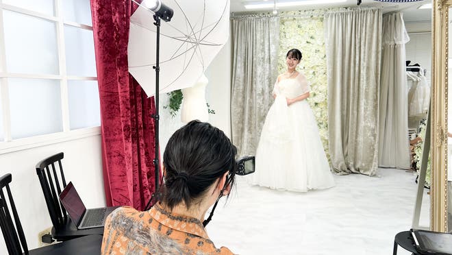 四谷3丁目駅徒歩3分/今月はクリスマス🎅🎄/自然光×白の空間/極みの黒/機材全て無料/13種の撮影シーン/都会の中の非日常の写真27