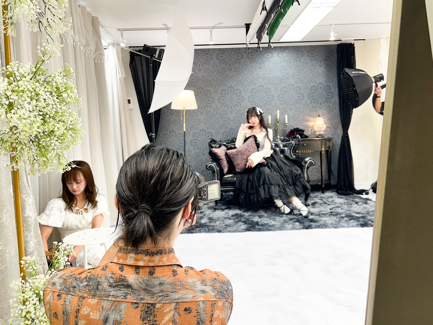 四谷３丁目駅徒歩３分/今月はクリスマス🎅🎄/自然光×白の空間/極みの黒/機材全て無料/13種の撮影シーン/都会の中の非日常の写真29