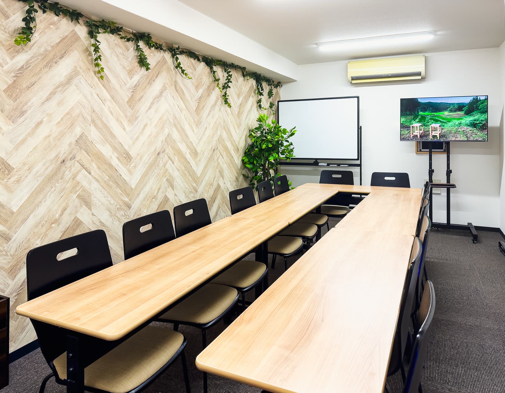 多目的スペース｜会議｜懇親会｜お着替え｜ライブの荷物置き｜推し活 - レンタルスペースLimone(リモーネ）新横浜の写真2