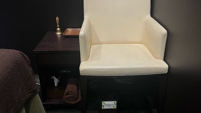 【完全個室】ブラウンを基調としたコンパクトながらシックで落ち着いた雰囲気のお部屋です。の写真3