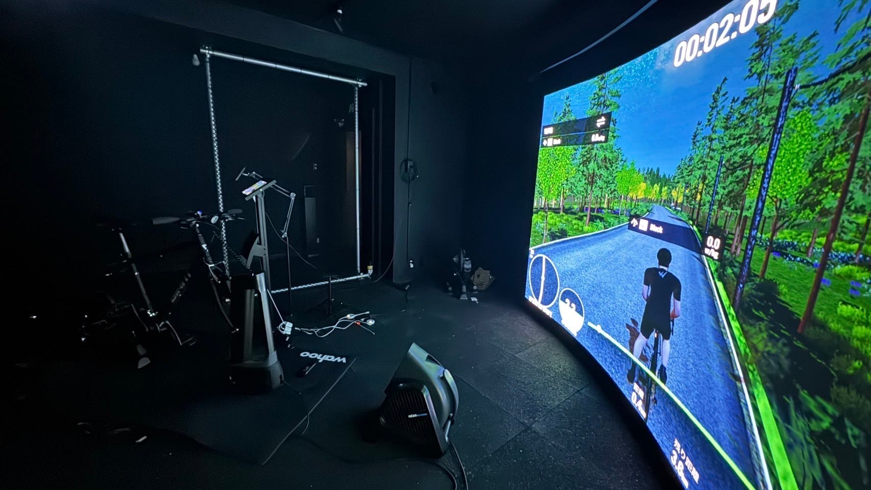 まるで映画館？！新感覚の”シアターフィットネス”＠不動前駅から徒歩5分の写真1