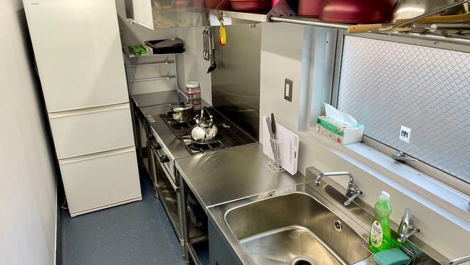 【鼓ヶ浦駅から徒歩10分!】ナチュラルインテリアの貸し切りカフェの写真3