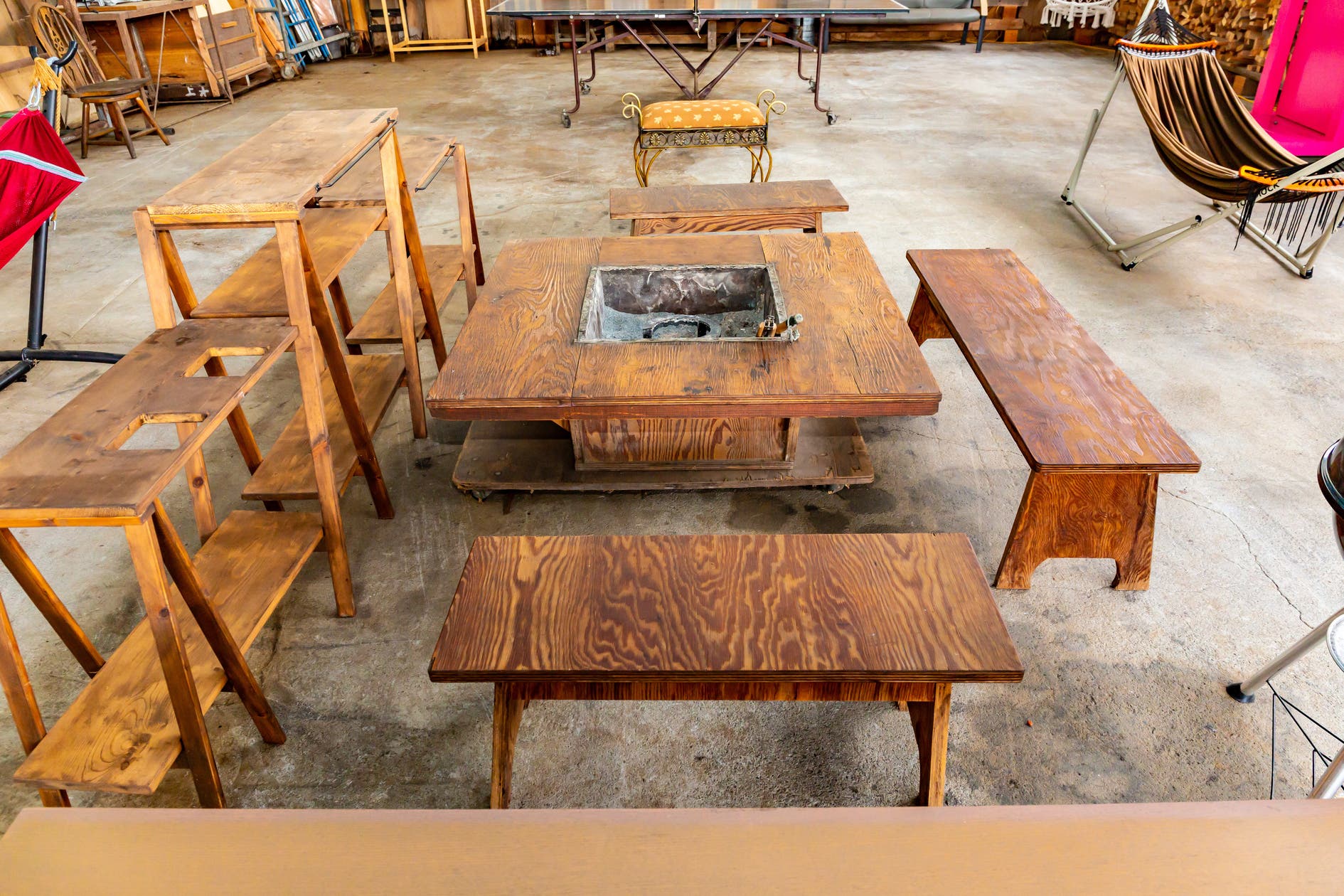 屋根付きの屋外イベントスペースの写真2