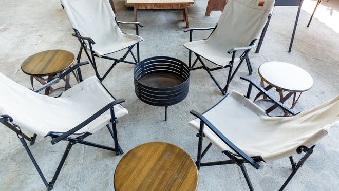 屋根付きの屋外イベントスペースの写真3