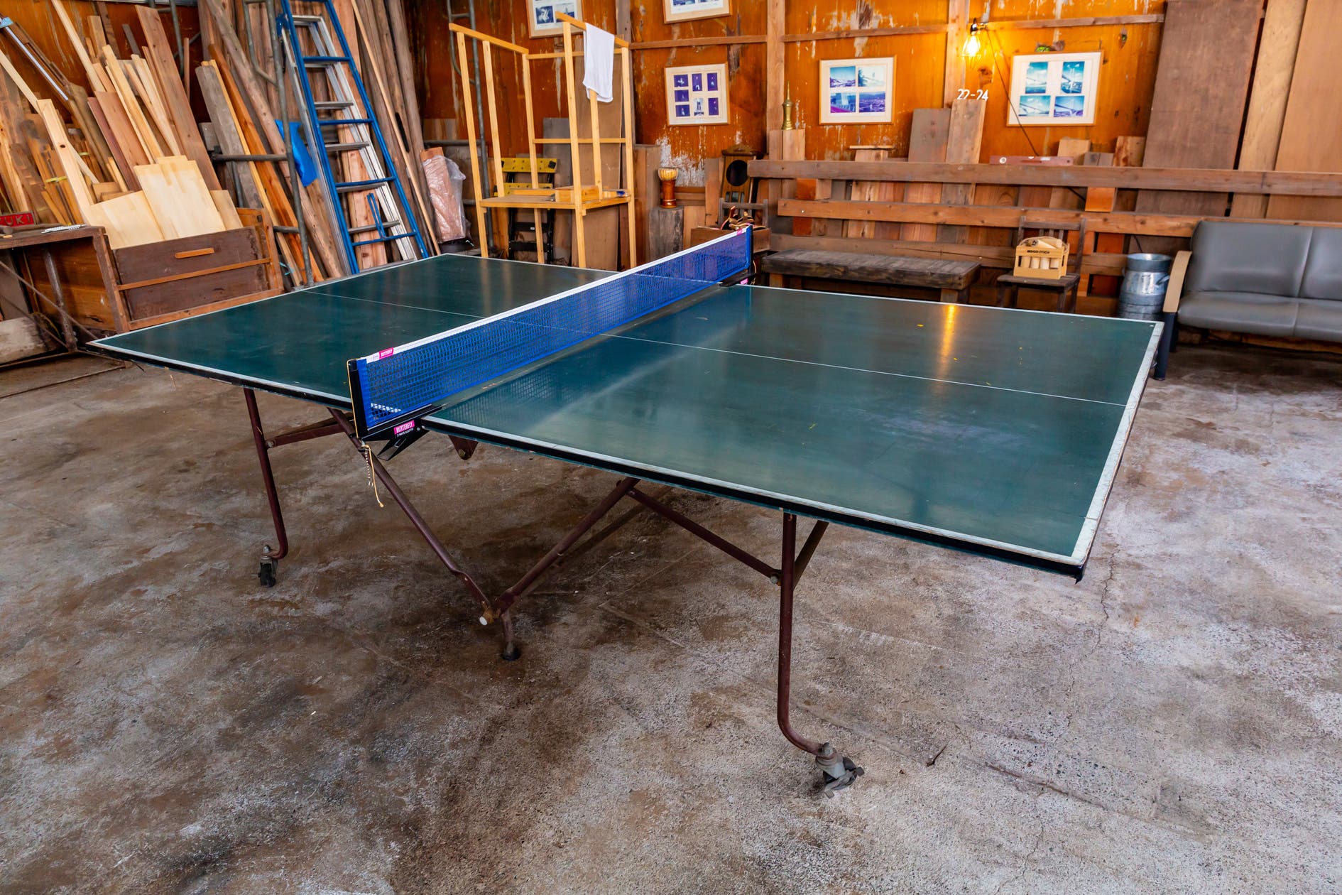 屋根付きの屋外イベントスペースの写真4