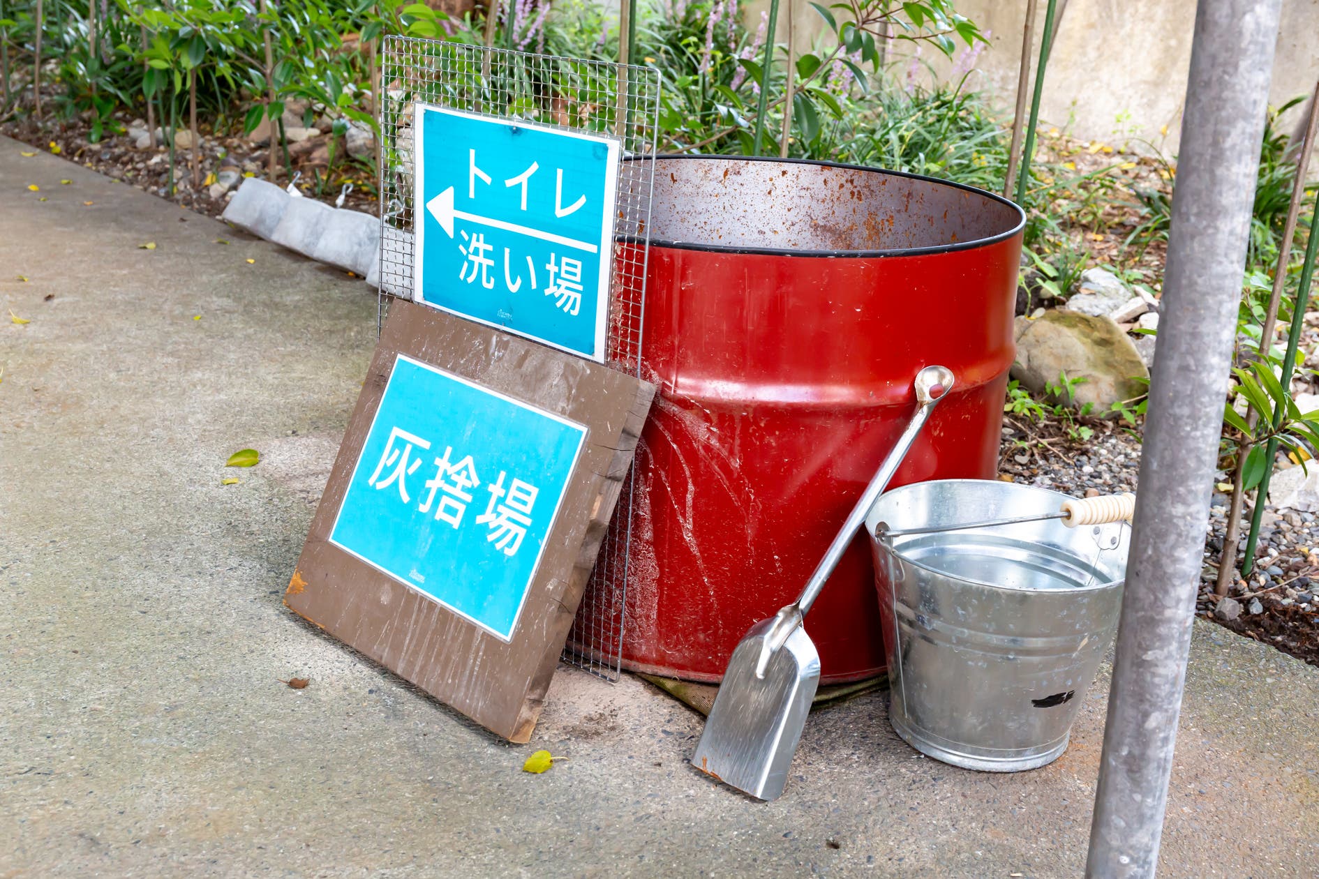 屋根付きの屋外イベントスペースの写真10