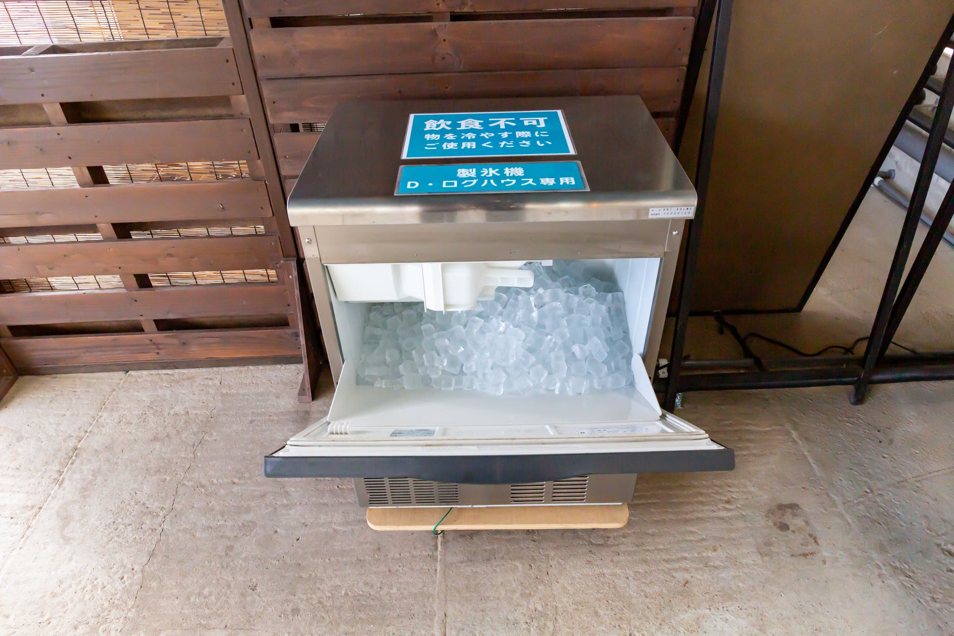 屋根付きの屋外イベントスペースの写真8