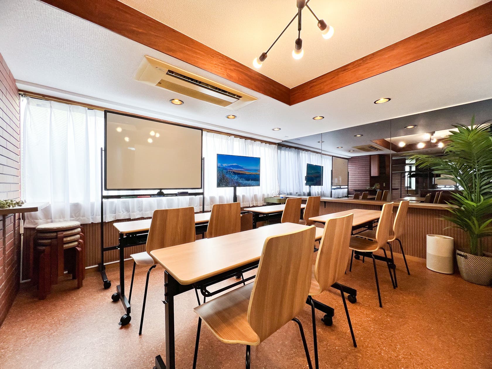 【京王線西調布駅徒歩3分✨定員10名】TV📺冷蔵庫電子レンジ🍽️ホワイトボードWiFi無料！ふれあいスペース 西調布Aの写真1