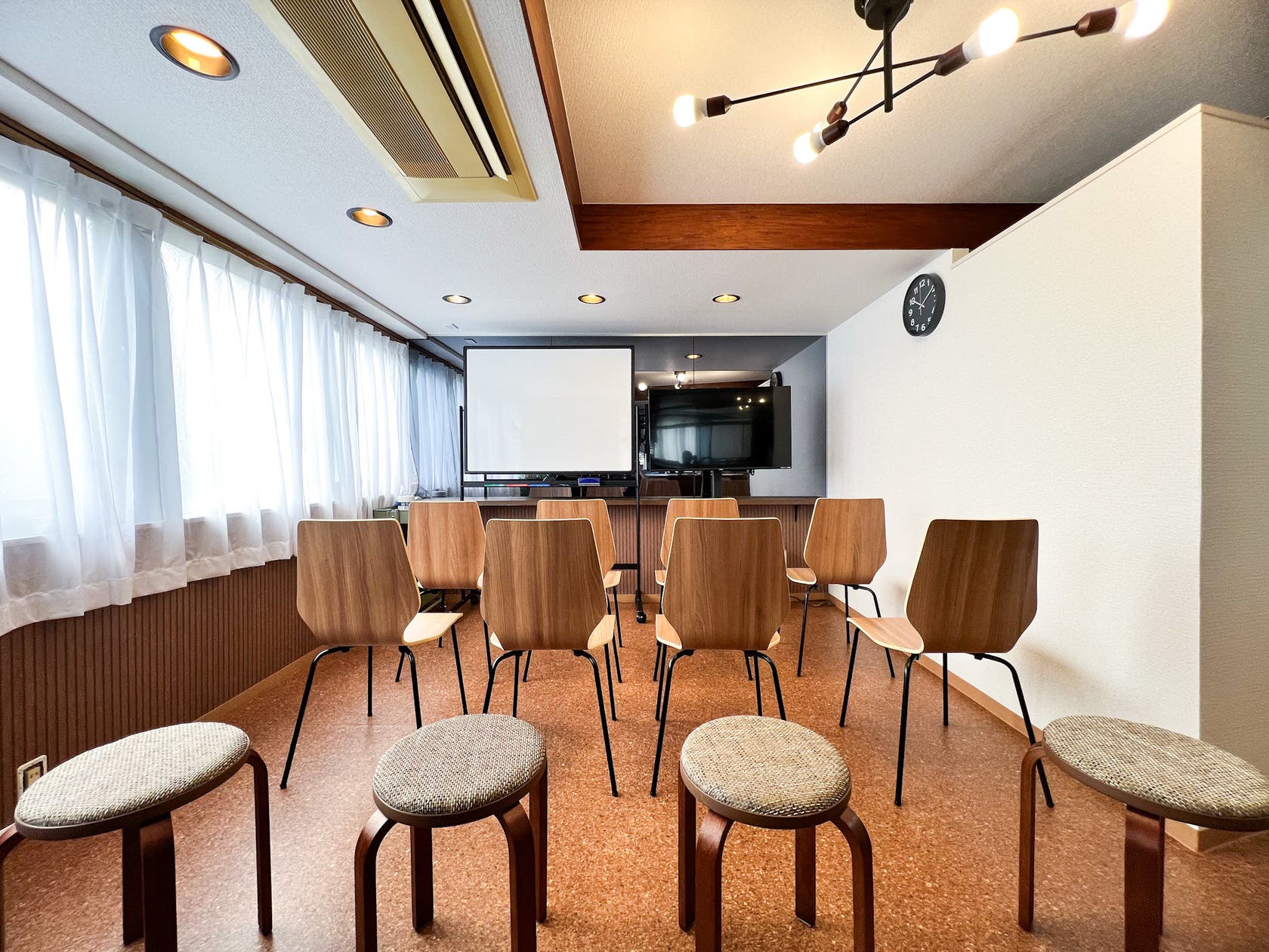 【京王線西調布駅徒歩3分✨定員10名】TV📺冷蔵庫電子レンジ🍽️ホワイトボードWiFi無料！ふれあいスペース 西調布Aの写真12