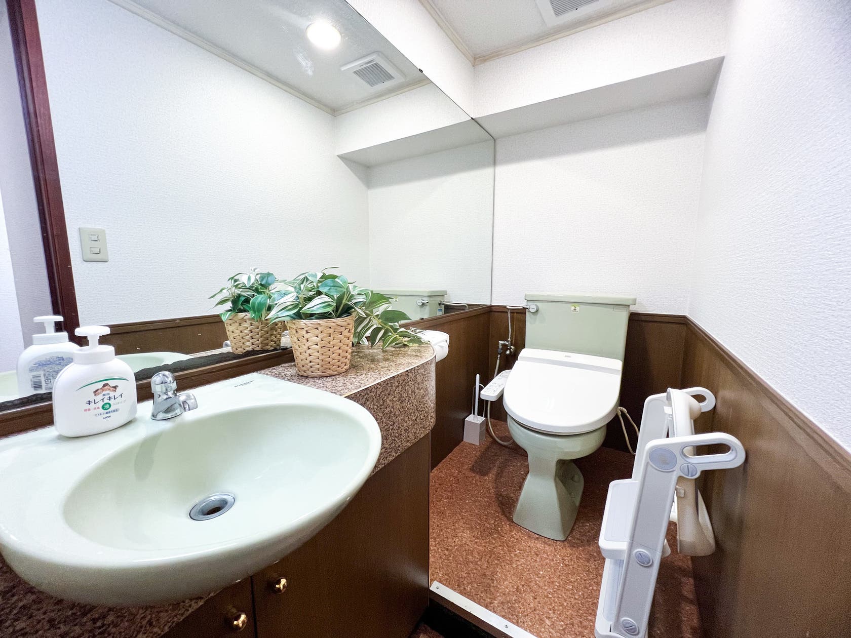 【京王線西調布駅徒歩3分✨定員10名】TV📺冷蔵庫電子レンジ🍽️ホワイトボードWiFi無料！ふれあいスペース 西調布Aの写真28