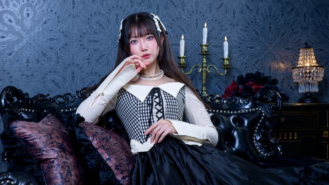 四谷3丁目駅徒歩3分/今月はクリスマス🎅🎄/自然光×白の空間/極みの黒/機材全て無料/13種の撮影シーン/都会の中の非日常の写真16