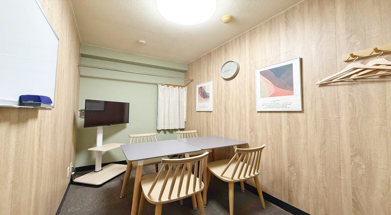【たくすぺ名古屋C★駅徒歩1分★駅から最も近い!】やすい・Wi-Fi♪会議・テレワーク★土足飲食可・傘不要・喫煙所至近♪