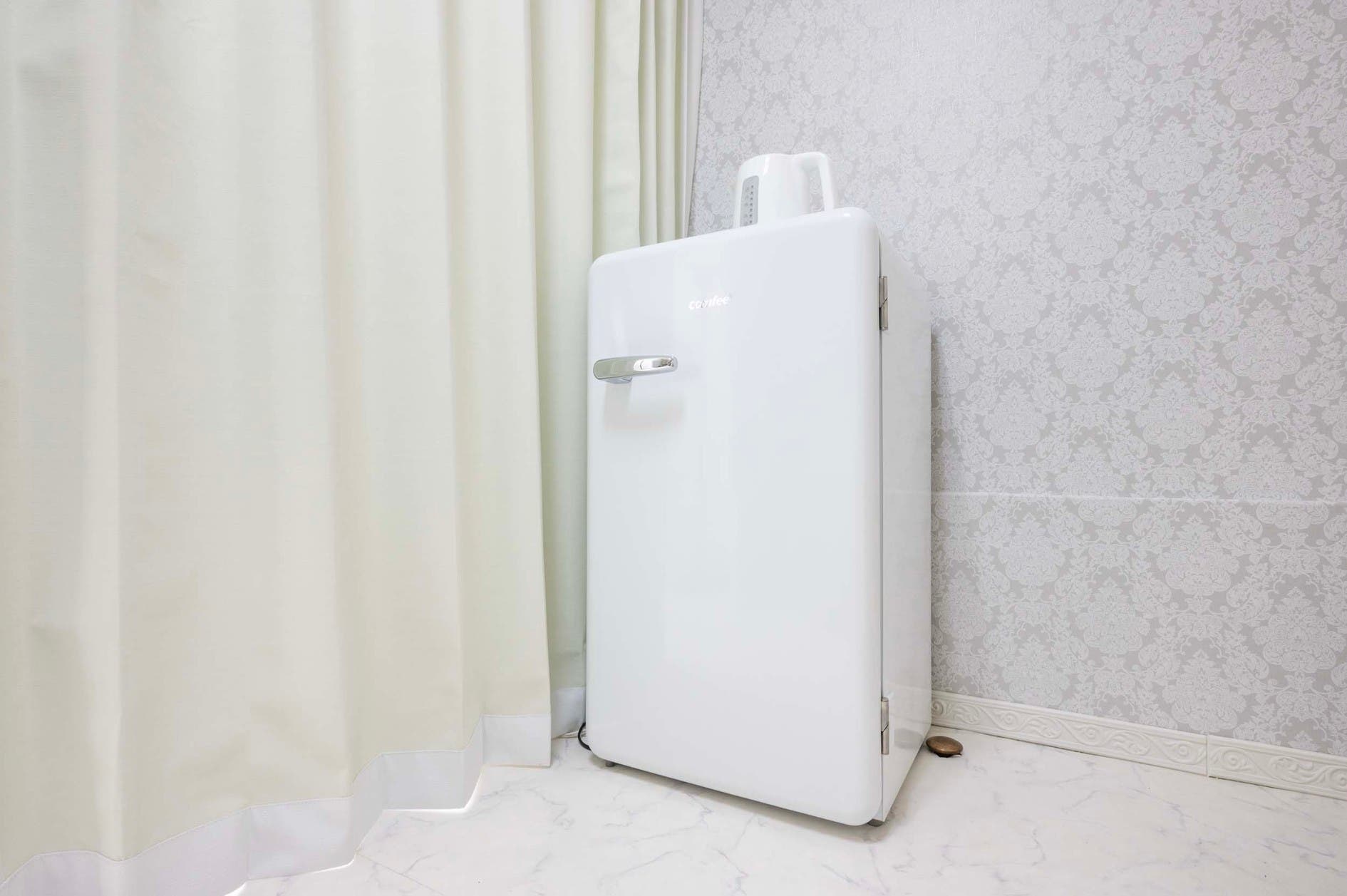 🎉NEW✨秋葉原駅5分💖白背景×姫系ソファ＆シャンデリア🎀ドレス有｜高性能プロジェクター｜推し活・コスプレ・商用OKの写真9