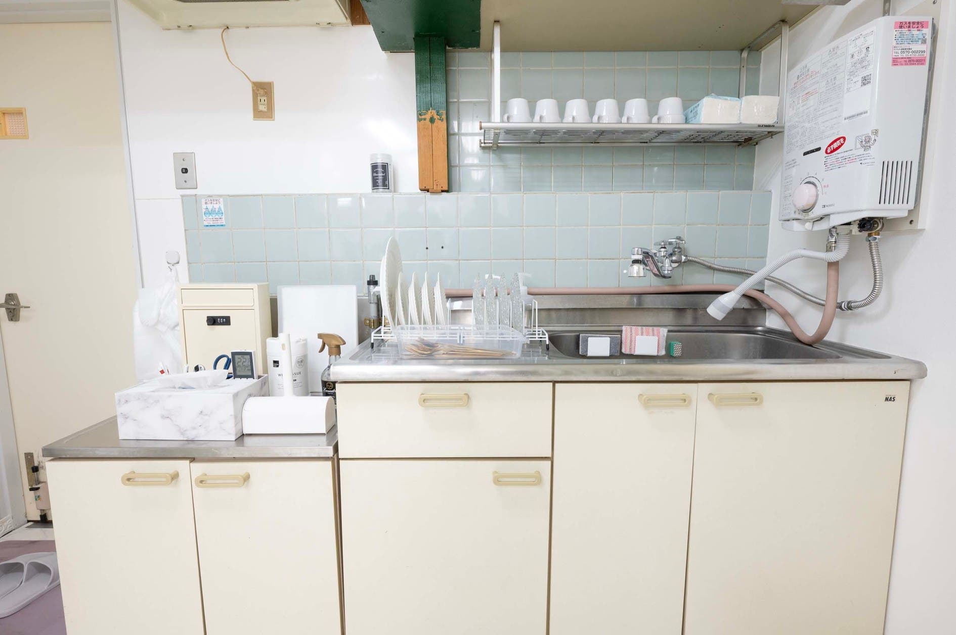 🎉NEW✨秋葉原駅5分💖白背景×姫系ソファ＆シャンデリア🎀ドレス有｜高性能プロジェクター｜推し活・コスプレ・商用OKの写真24