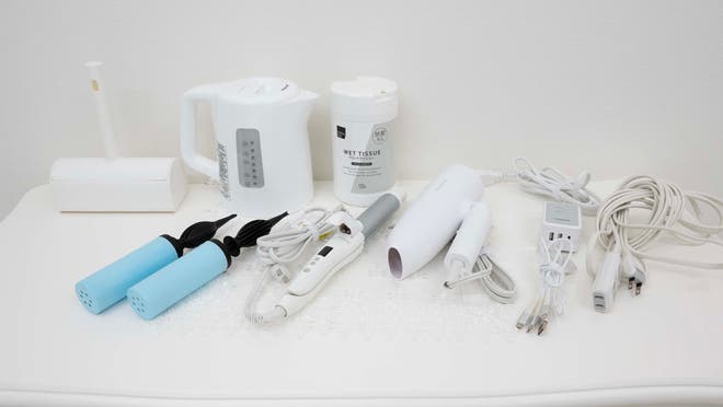 🎉NEW✨秋葉原駅5分💖白背景×姫系ソファ&シャンデリア🎀ドレス有|高性能プロジェクター|推し活・コスプレ・商用OKの写真14