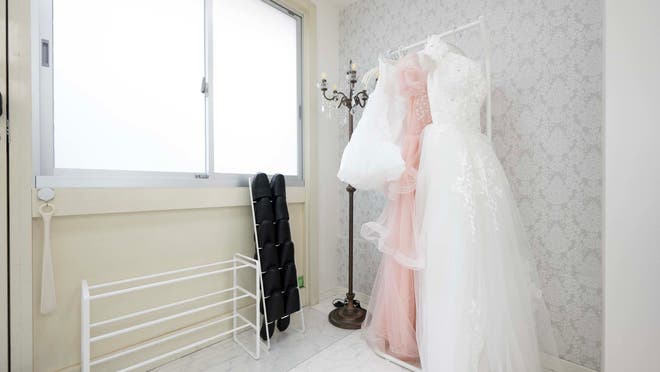 🎉NEW✨秋葉原駅5分💖白背景×姫系ソファ&シャンデリア🎀ドレス有|高性能プロジェクター|推し活・コスプレ・商用OKの写真23