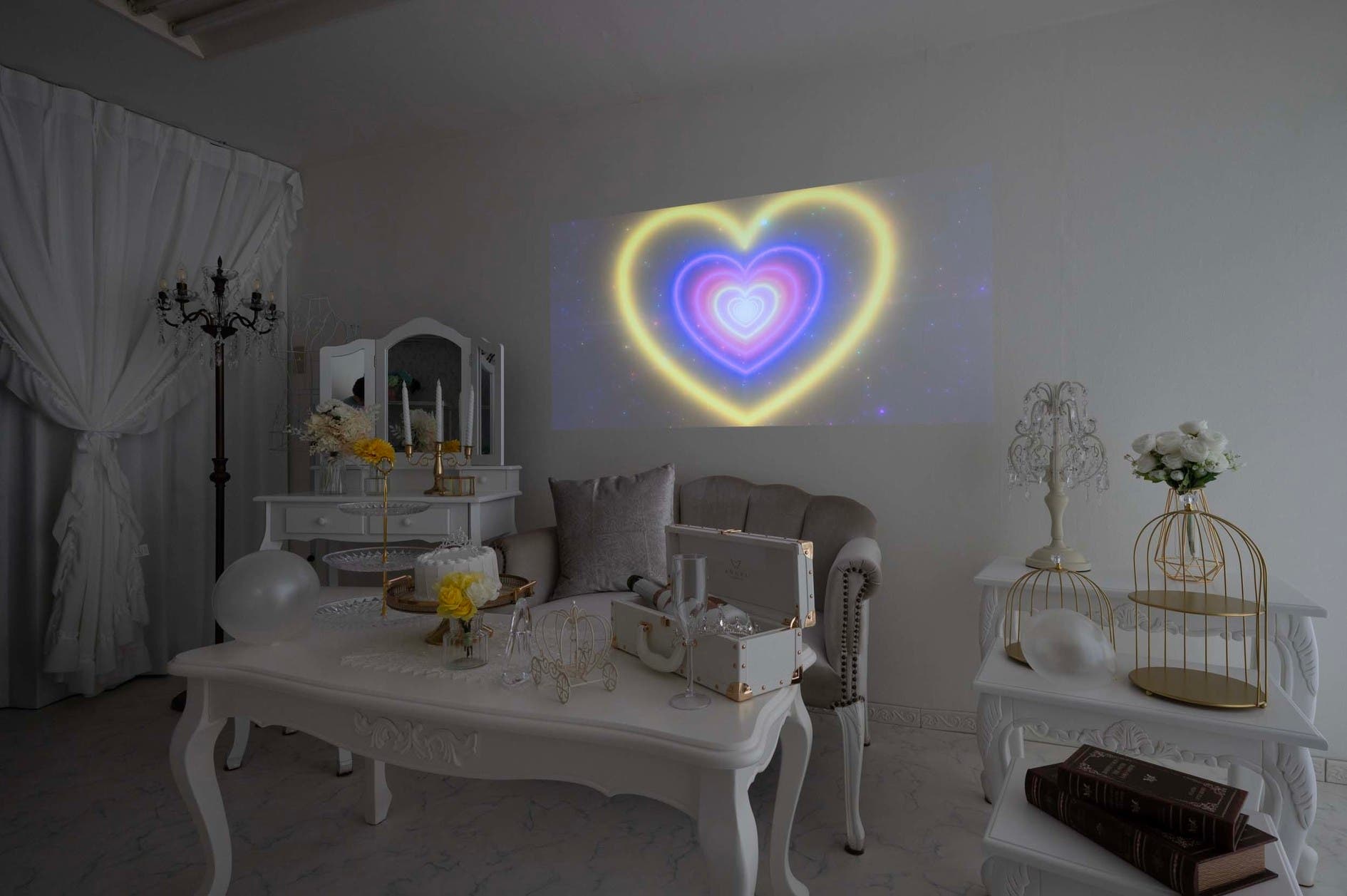 🎉NEW✨秋葉原駅5分💖白背景×姫系ソファ＆シャンデリア🎀ドレス有｜高性能プロジェクター｜推し活・コスプレ・商用OKの写真26