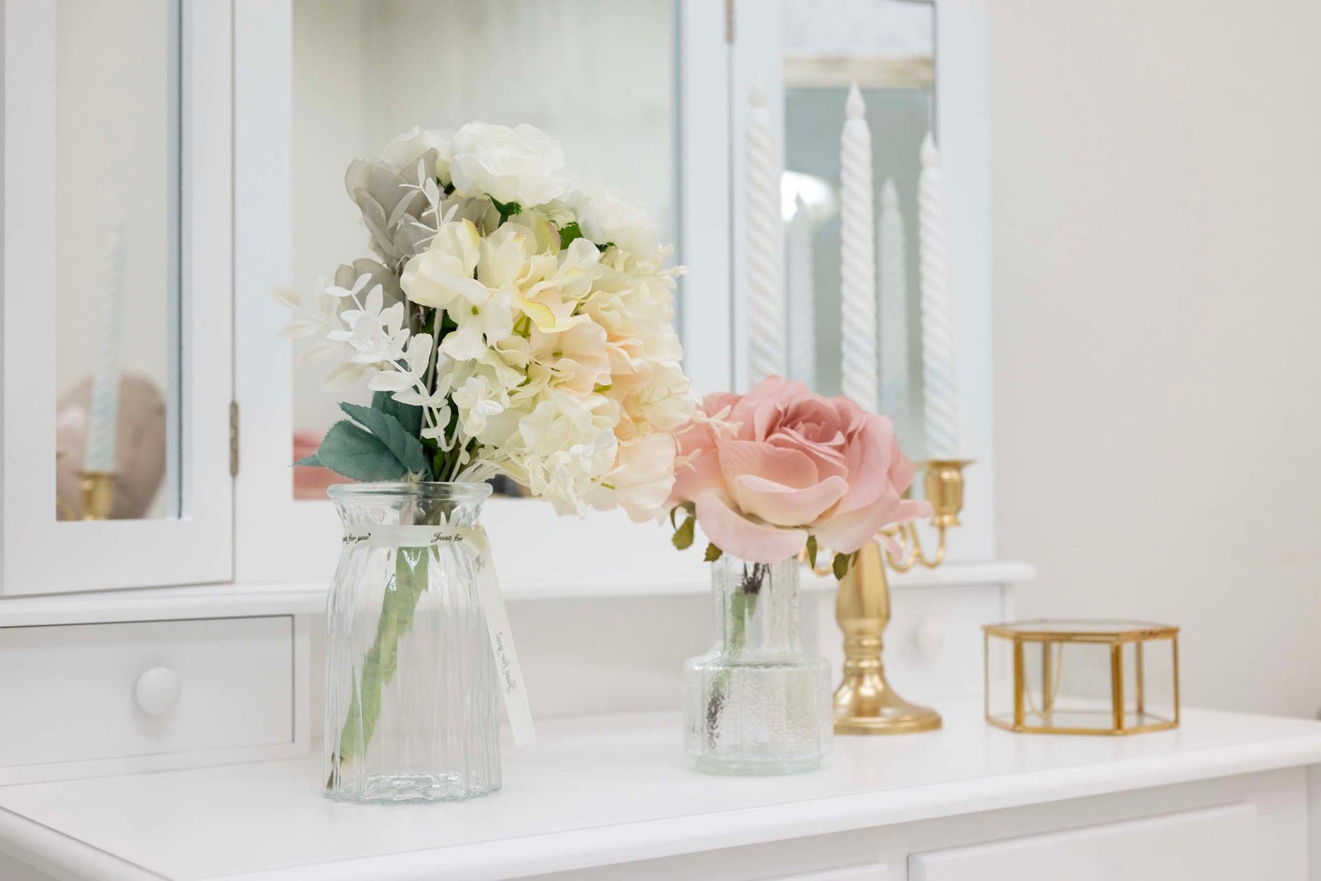 🎉NEW✨秋葉原駅5分💖白背景×姫系ソファ＆シャンデリア🎀ドレス有｜高性能プロジェクター｜推し活・コスプレ・商用OKの写真29