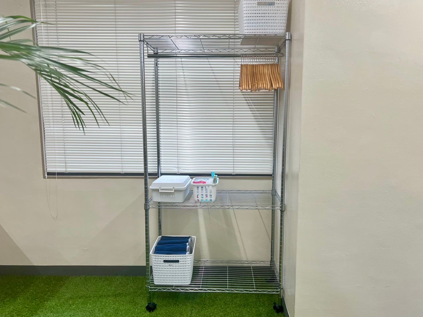 静岡駅南口徒歩3分｜最大39名着席可｜80㎡の広々空間｜日当たり◎快適な会議も交流も。大型モニター完備で多様な集まりをサポート！の写真10