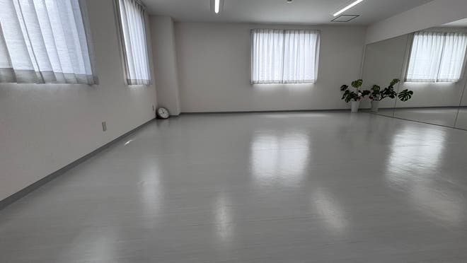 ⭐️NEWオープンキャンペーン⭐️今だけご利用料半額‼️仲町台駅徒歩1分❗️広さ40㎡、幅4m高さ190cmの大型鏡の写真1