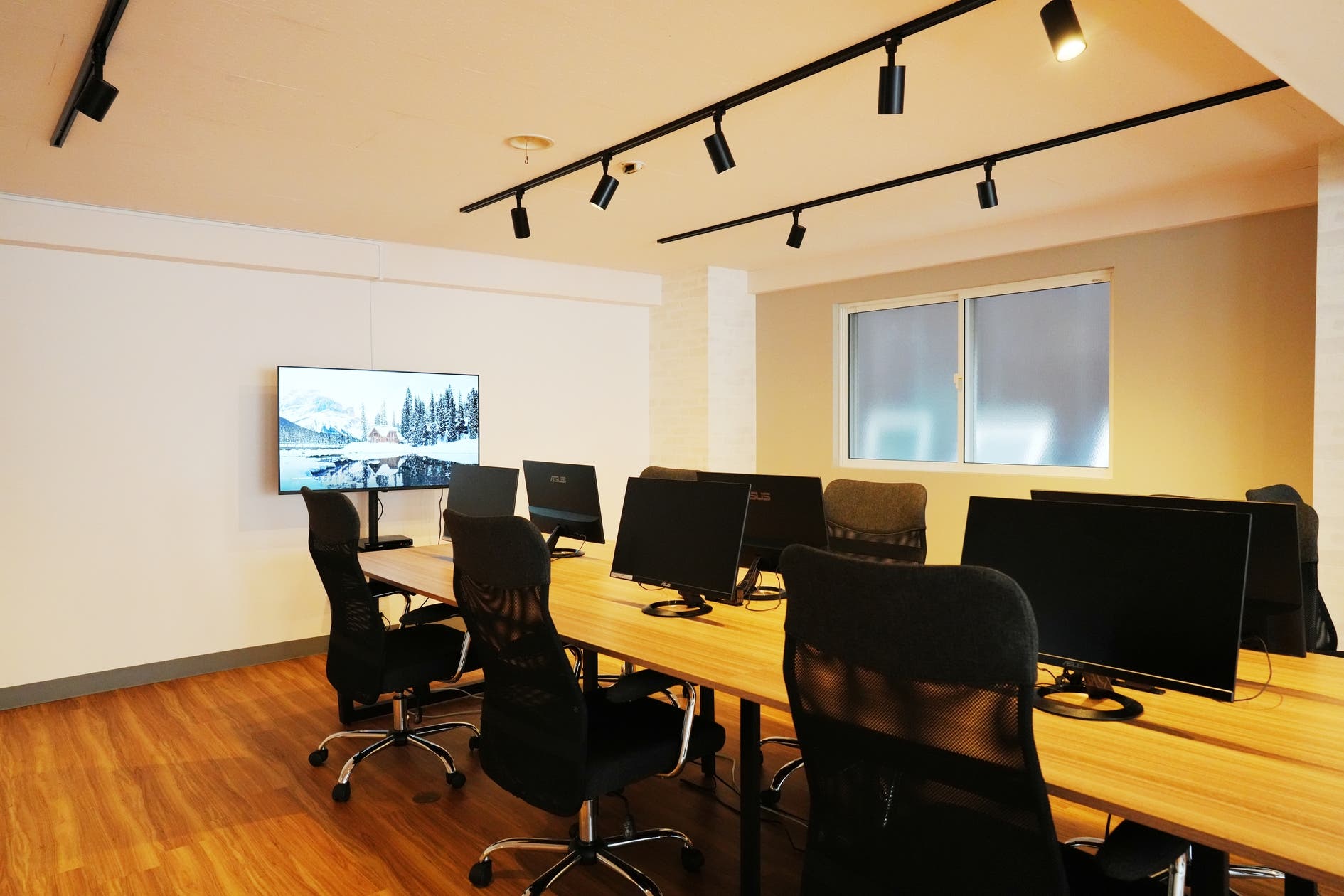 スペモ👩🏻‍💻新潟駅4分🚶‍♀️ビジネス‼️会議💻ミーティング👩‍💻イベント✨勉強会💎パーティー🎉773_MOLE新潟の写真2