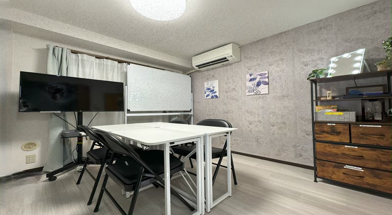 【船橋駅近くの綺麗なスペース】光回線高速WiFi、テレビ、ホワイトボード、施術ベット完備☆会議/打合せ/オンライン/サロンに最適