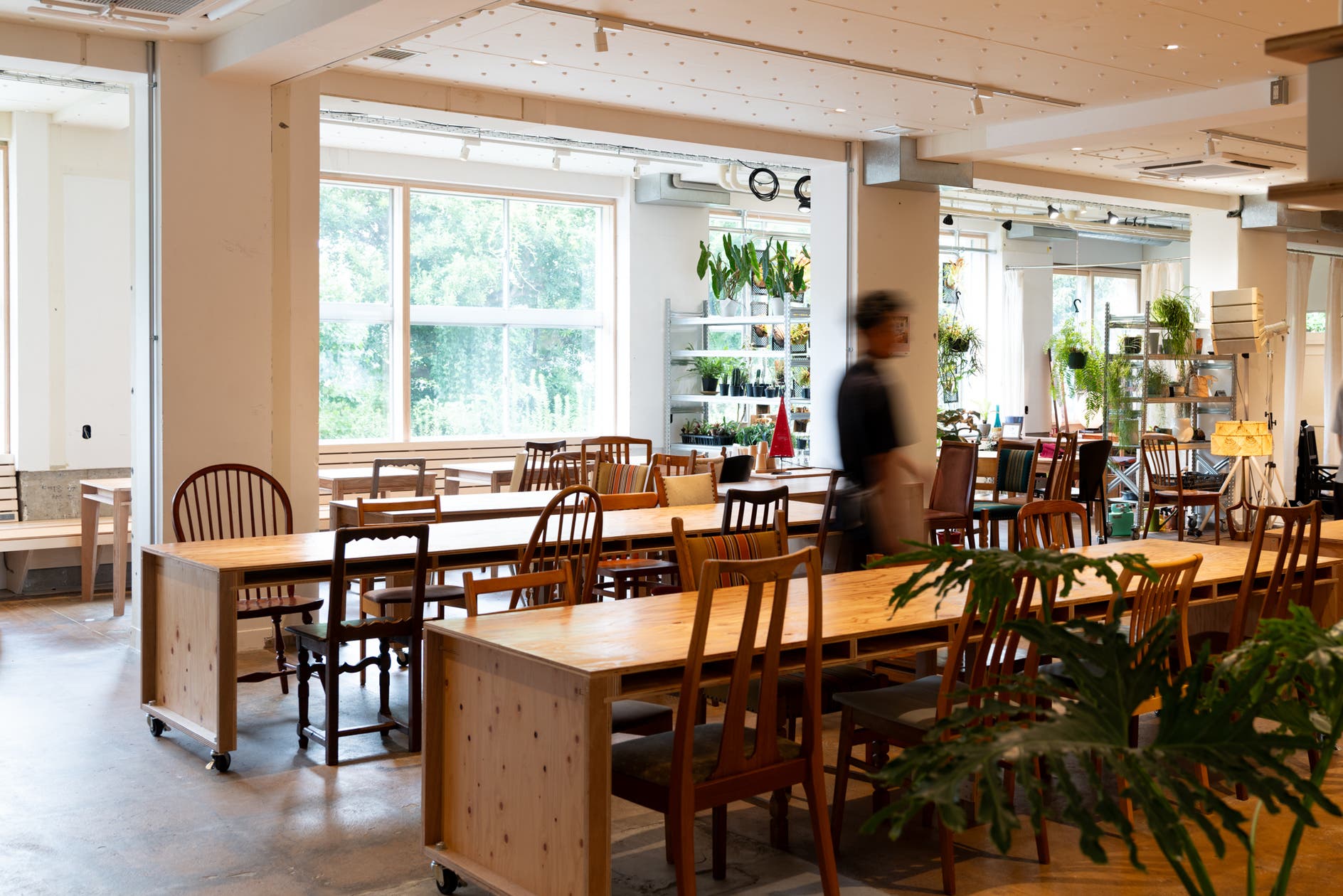 【池尻イベントスペース200名可】インスタ映え抜群！大型JBLスピーカーのレコードミュージックバー　本格音響設備とグランドピアノの写真4