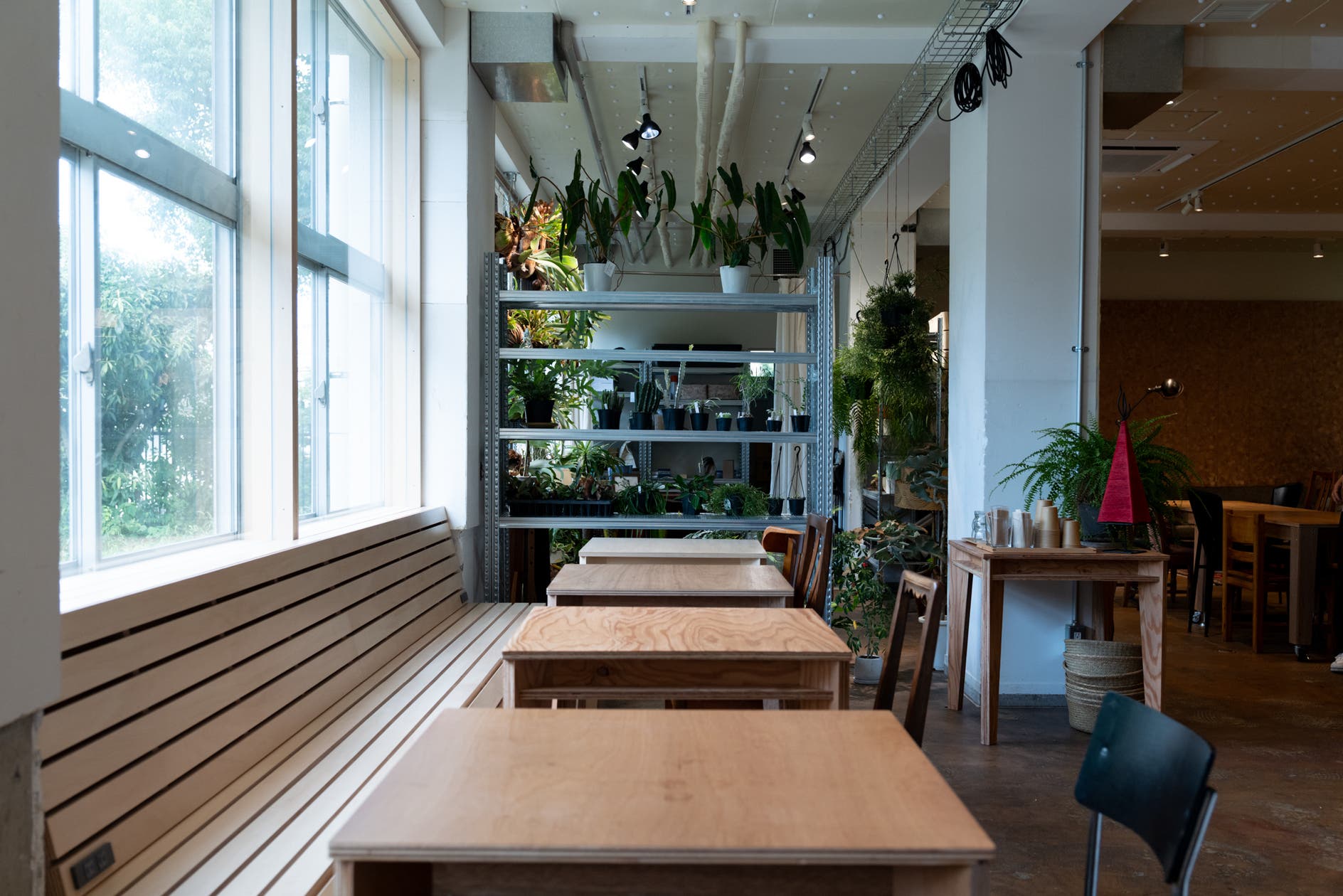 【池尻イベントスペース200名可】インスタ映え抜群！大型JBLスピーカーのレコードミュージックバー　本格音響設備とグランドピアノの写真11