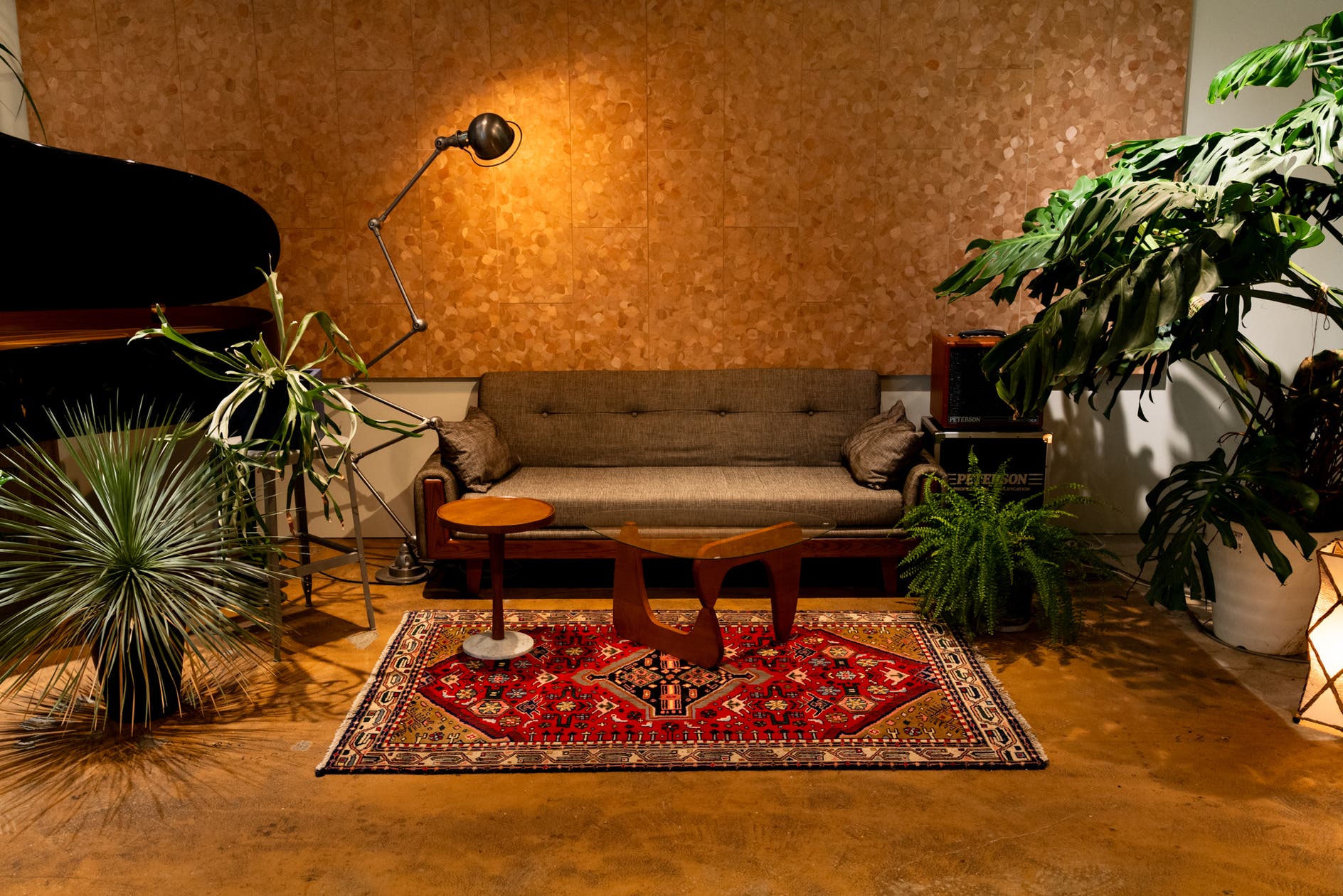 【池尻イベントスペース200名可】インスタ映え抜群！大型JBLスピーカーのレコードミュージックバー　本格音響設備とグランドピアノの写真22