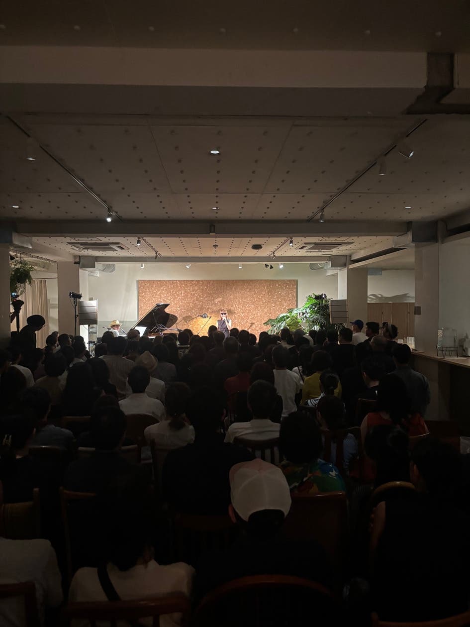 【池尻イベントスペース200名可】インスタ映え抜群！大型JBLスピーカーのレコードミュージックバー　本格音響設備とグランドピアノの写真23