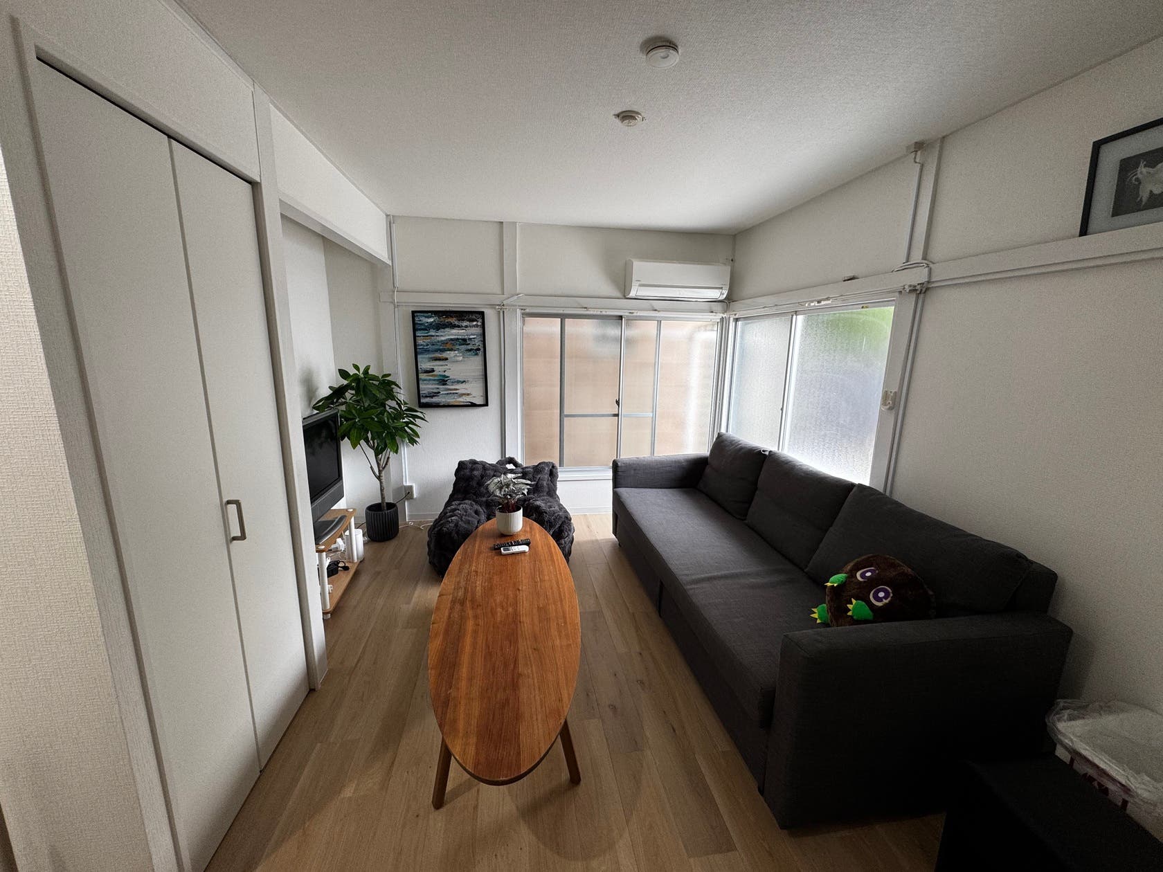 新大久保駅から4分の抜群の立地の写真2