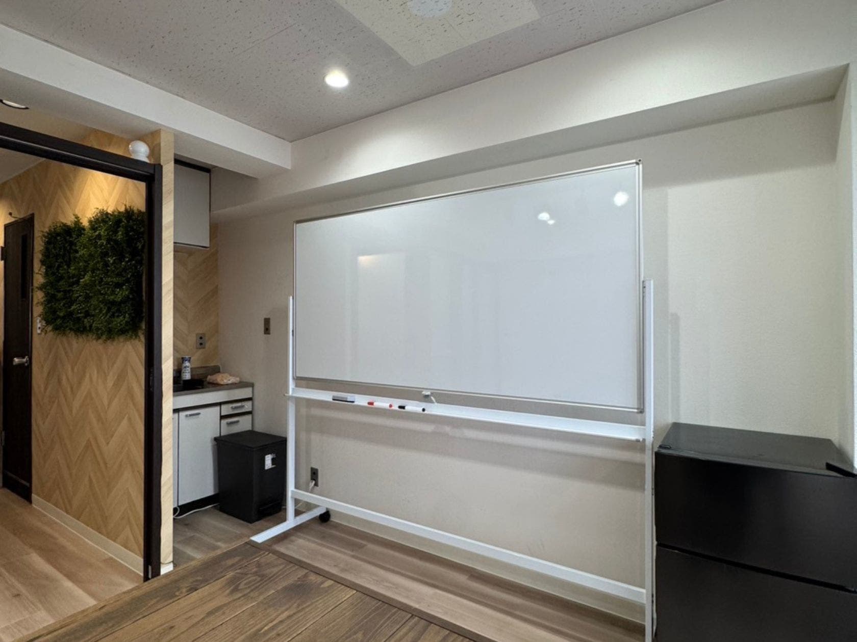 ✨北参道駅から徒歩1分✨レンタルスペース♪コピー機あり♪10人までの打合せに最適！控室/会議/撮影/打合せ等🪴🪴の写真3