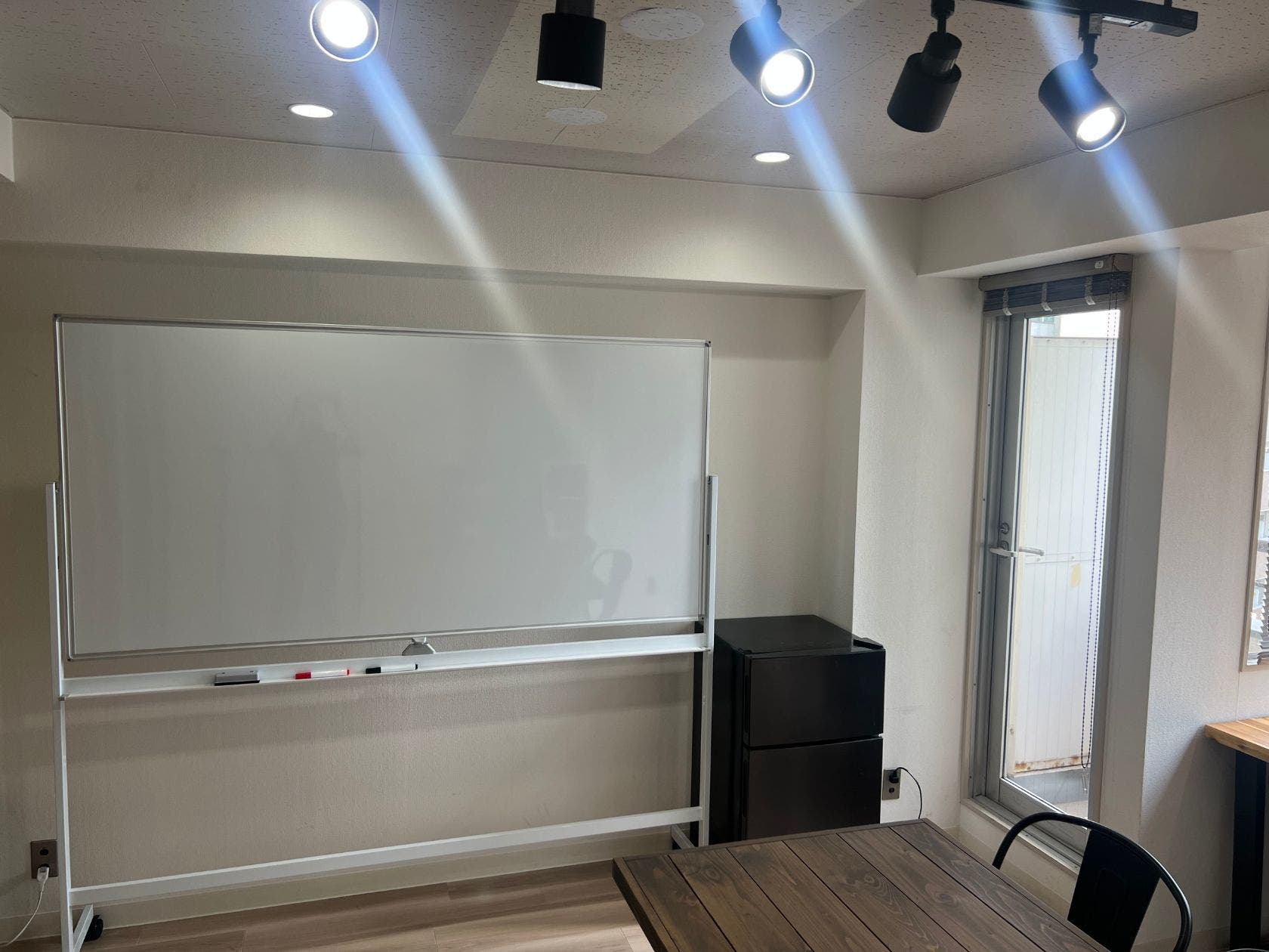 ✨北参道駅から徒歩1分✨レンタルスペース♪コピー機あり♪10人までの打合せに最適！控室/会議/撮影/打合せ等🪴🪴の写真4