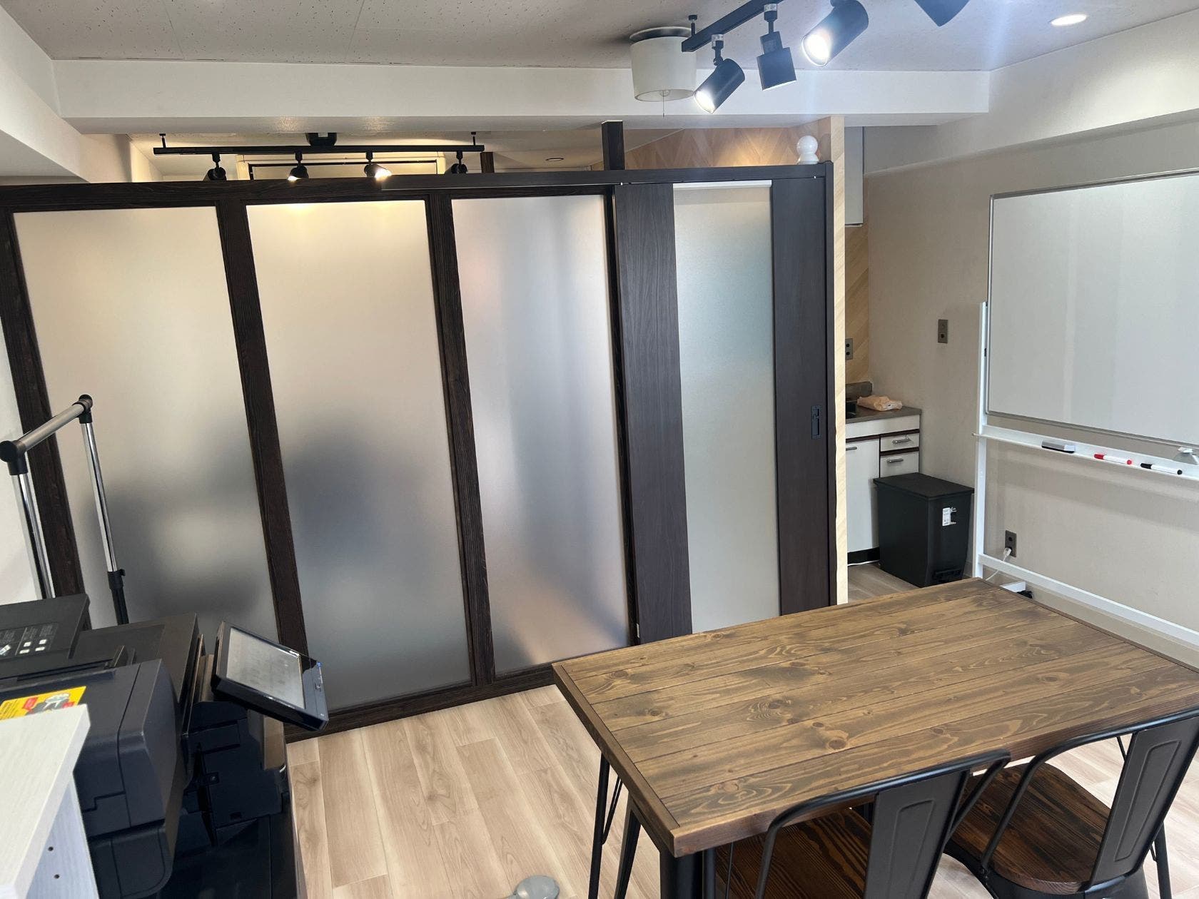 ✨北参道駅から徒歩1分✨レンタルスペース♪コピー機あり♪10人までの打合せに最適！控室/会議/撮影/打合せ等🪴🪴の写真5