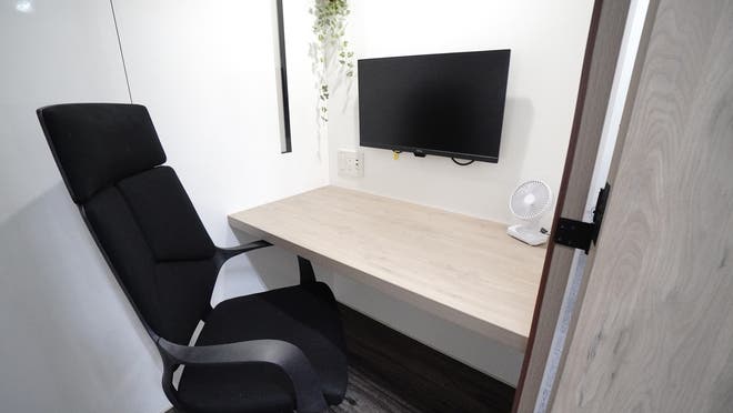 <シュシュWork京都駅No.1>京都駅徒歩5分🚃完全個室ワークブース💼光回線Wi-Fi📶電源🔌テレワーク/ZOOM/自習の写真4