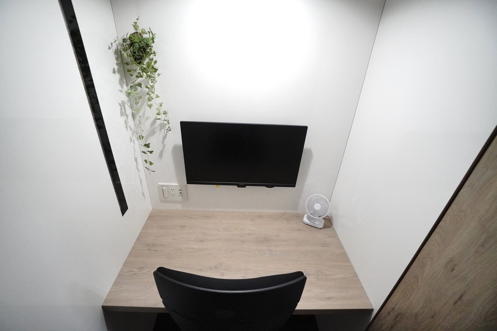 ＜シュシュWork京都駅No.2＞京都駅徒歩5分🚃完全個室ワークブース💼光回線Wi-Fi📶電源🔌テレワーク/ZOOM/自習の写真2