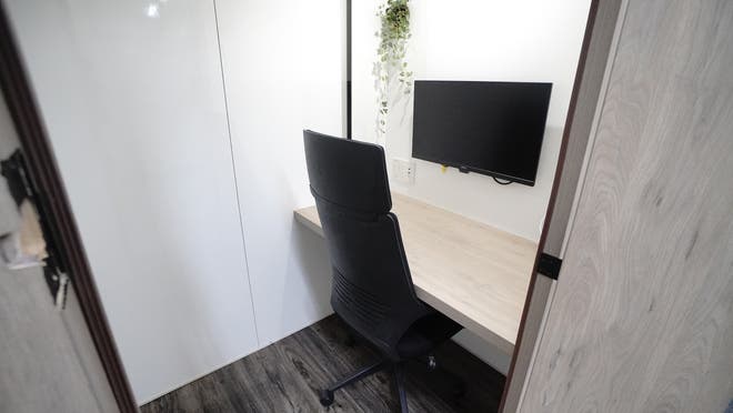 <シュシュWork京都駅No.2>京都駅徒歩5分🚃完全個室ワークブース💼光回線Wi-Fi📶電源🔌テレワーク/ZOOM/自習の写真3