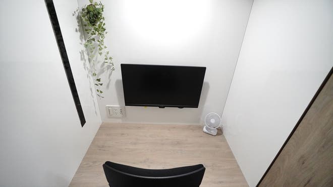 <シュシュWork京都駅No.3>京都駅徒歩5分🚃完全個室ワークブース💼光回線Wi-Fi📶電源🔌テレワーク/ZOOM/自習の写真2