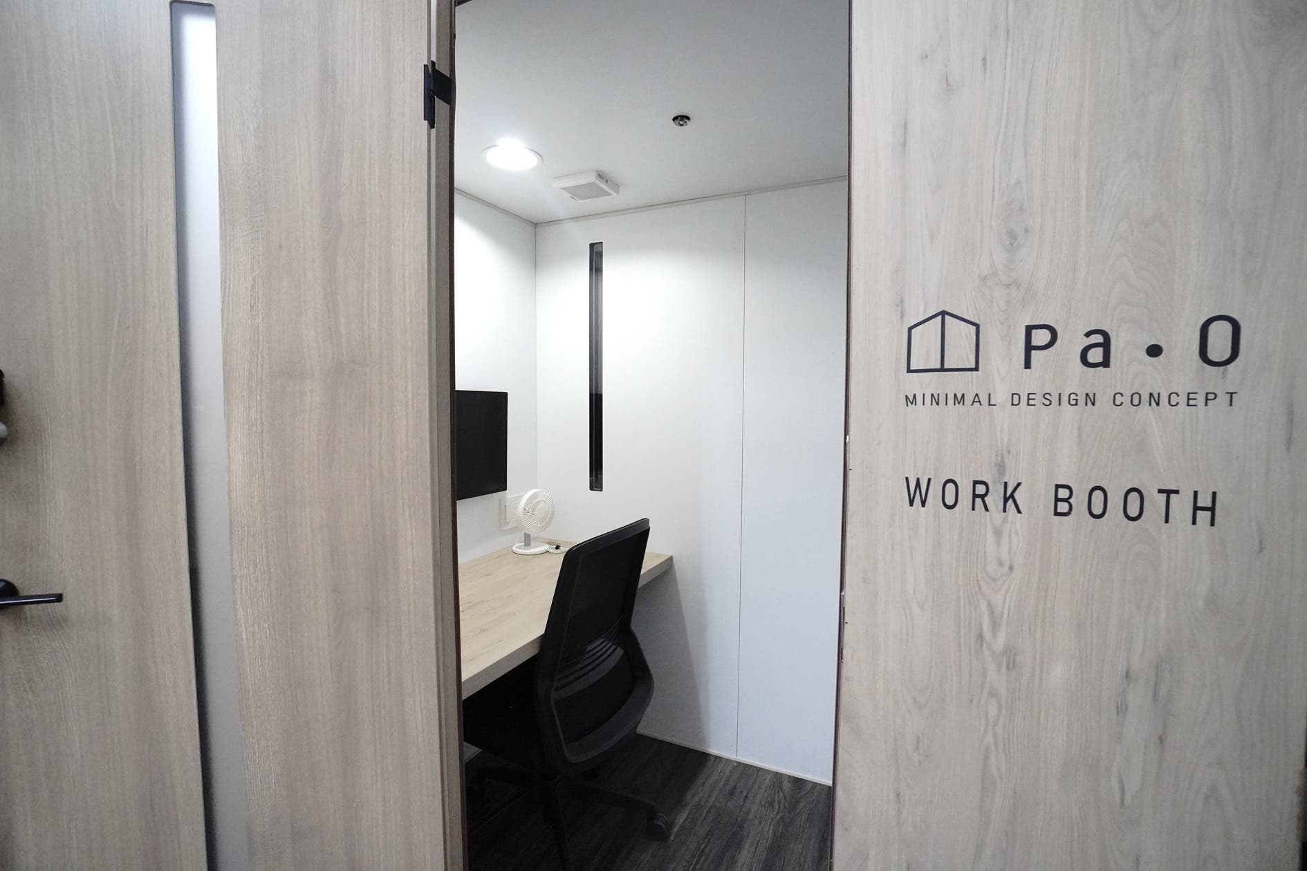 ＜シュシュWork京都駅No.4＞京都駅徒歩5分🚃完全個室ワークブース💼光回線Wi-Fi📶電源🔌テレワーク/ZOOM/自習の写真4