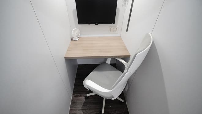 <シュシュWork京都駅No.7>京都駅徒歩5分🚃完全個室ワークブース💼光回線Wi-Fi📶電源🔌テレワーク/ZOOM/自習の写真1