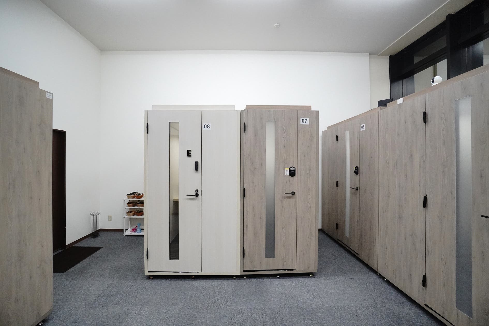 ＜シュシュWork京都駅No.7＞京都駅徒歩5分🚃完全個室ワークブース💼光回線Wi-Fi📶電源🔌テレワーク/ZOOM/自習の写真6