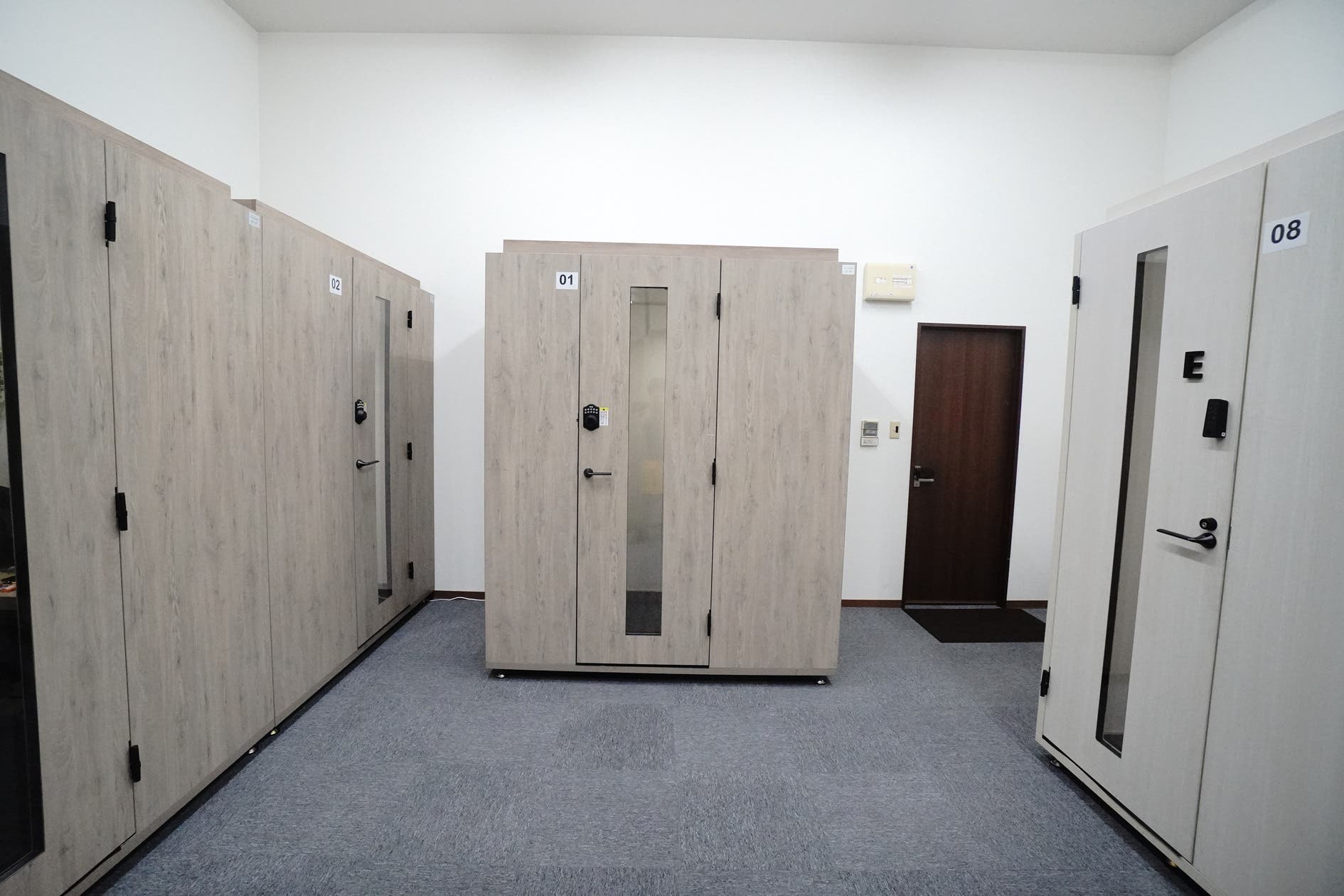 ＜シュシュWork京都駅No.8＞京都駅徒歩5分🚃完全個室ワークブース💼光回線Wi-Fi📶電源🔌テレワーク/ZOOM/自習の写真4