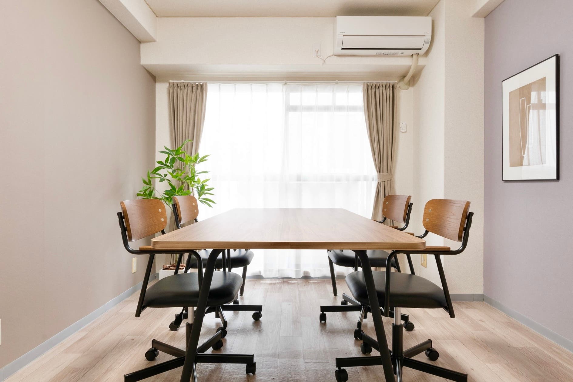 R's Office梅田【東梅田/中崎町駅すぐ】飲食OK🍹完全個室の快適空間💻光回線/モニター無料/オンライン会議にも最適♪の写真1