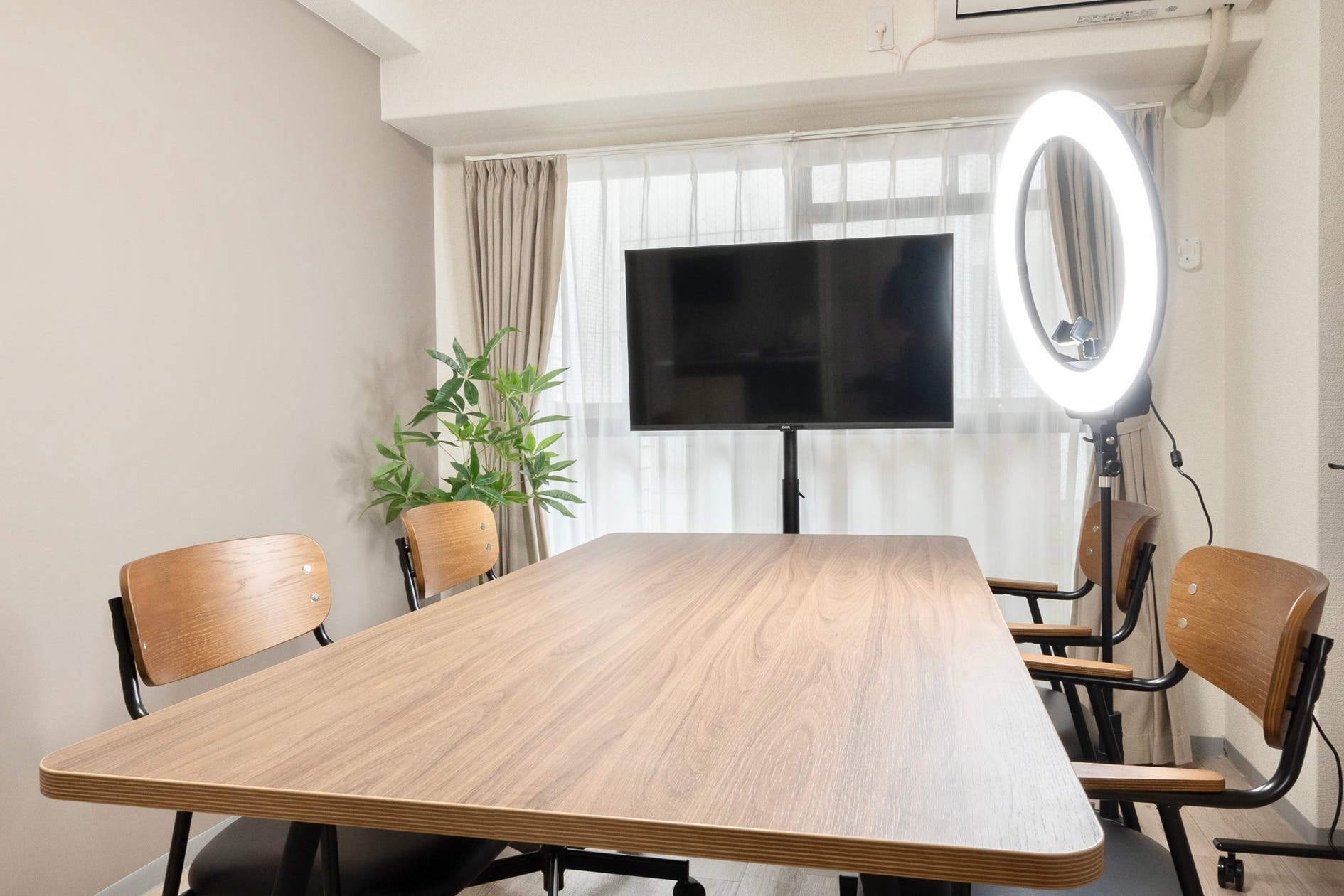 R's Office梅田【東梅田/中崎町駅すぐ】飲食OK🍹完全個室の快適空間💻光回線/モニター無料/オンライン会議にも最適♪の写真10