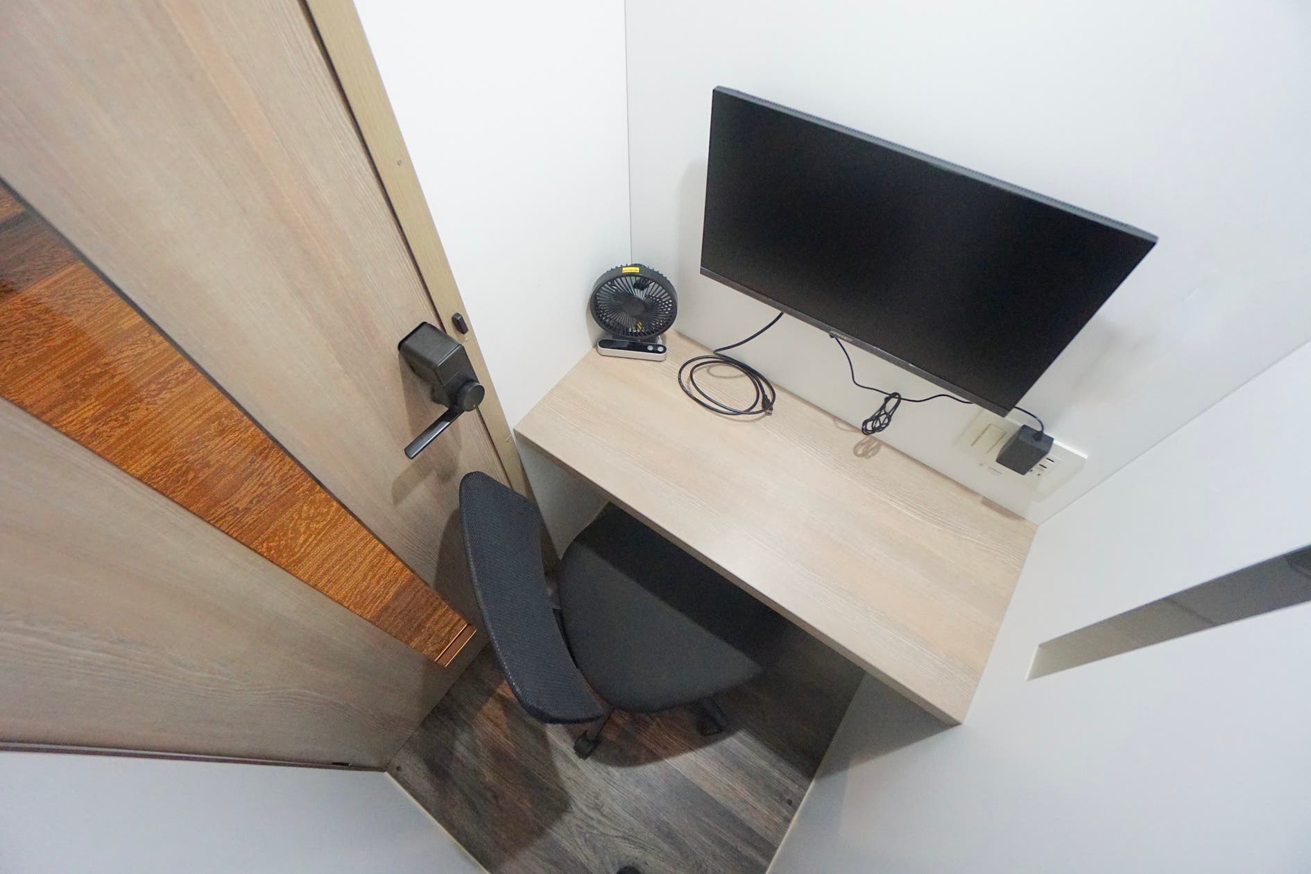 ＜ワークブース水道橋三崎町No.1＞水道橋駅徒歩3分🚃完全個室ワークブース💼Wi-Fi📶電源🔌テレワーク/ZOOM/自習の写真3