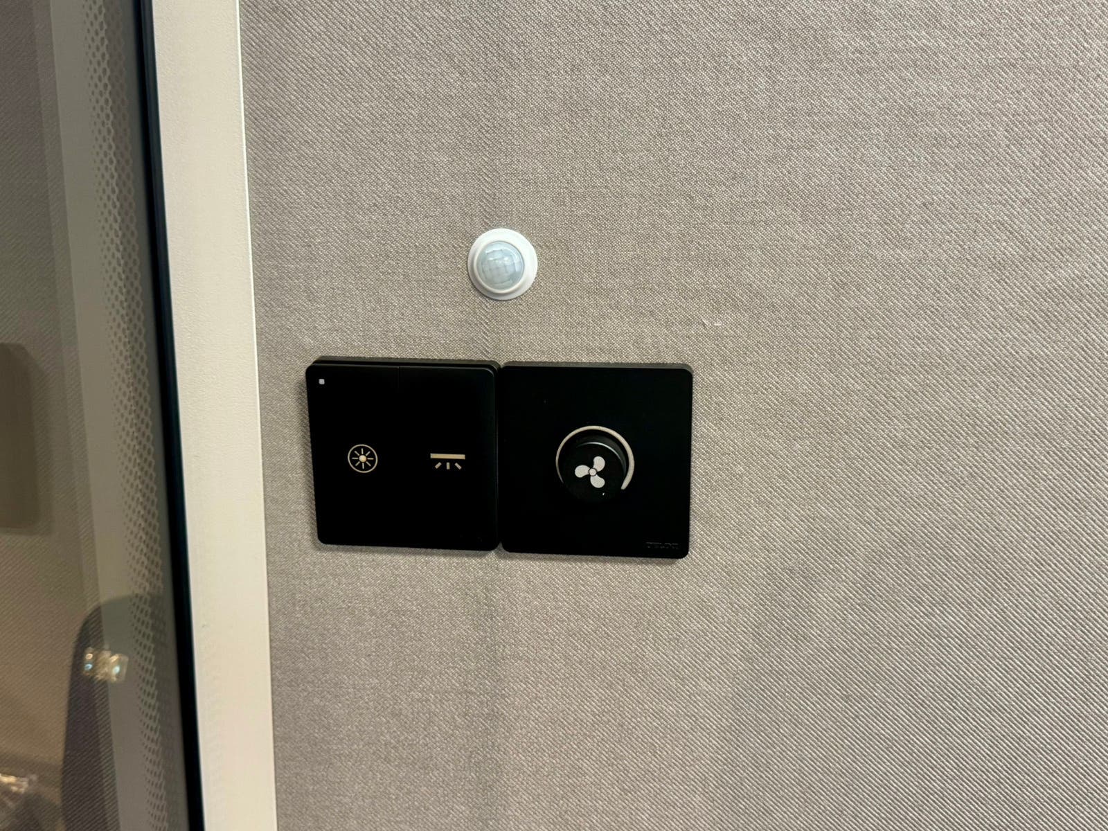 四谷三丁目「Mo4ca(モシカ）」防音室最大4名まで（会議・録音・撮影・テレワーク）の写真10